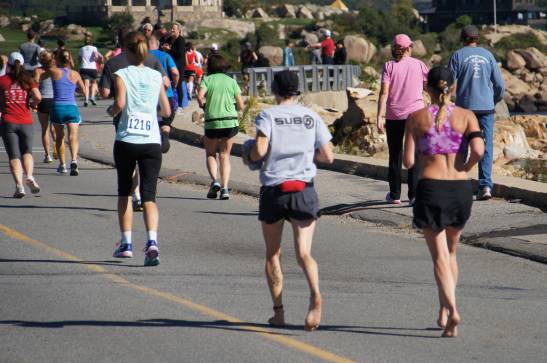 Correr descalzo optimiza la técnica y reduce el riesgo de lesiones